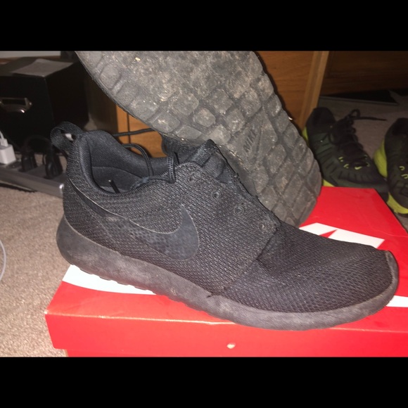 Nike | Shoes | All Black Roshe Run One | Poshmark